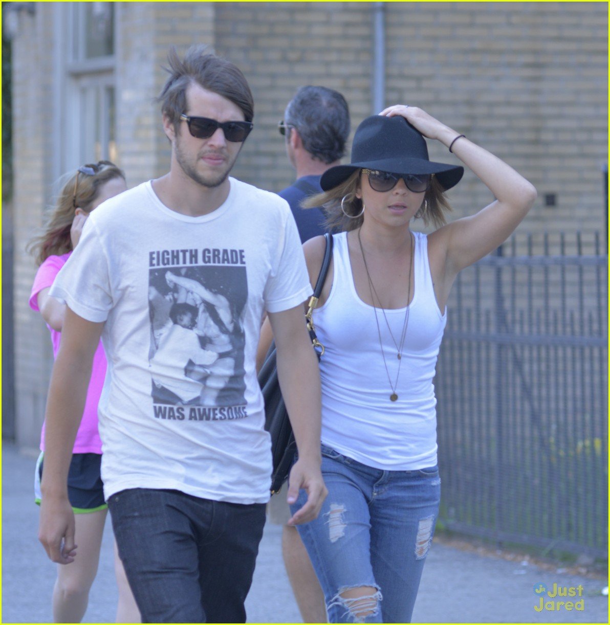 Sarah Hyland & Matt Prokop: New York City Stroll | Photo 590973 - Photo ...