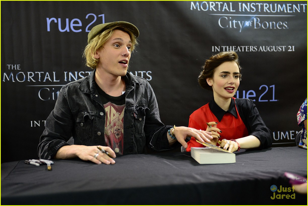 Jamie Campbell Bower: Funny Faces in Philly! | Photo 583707 - Photo ...