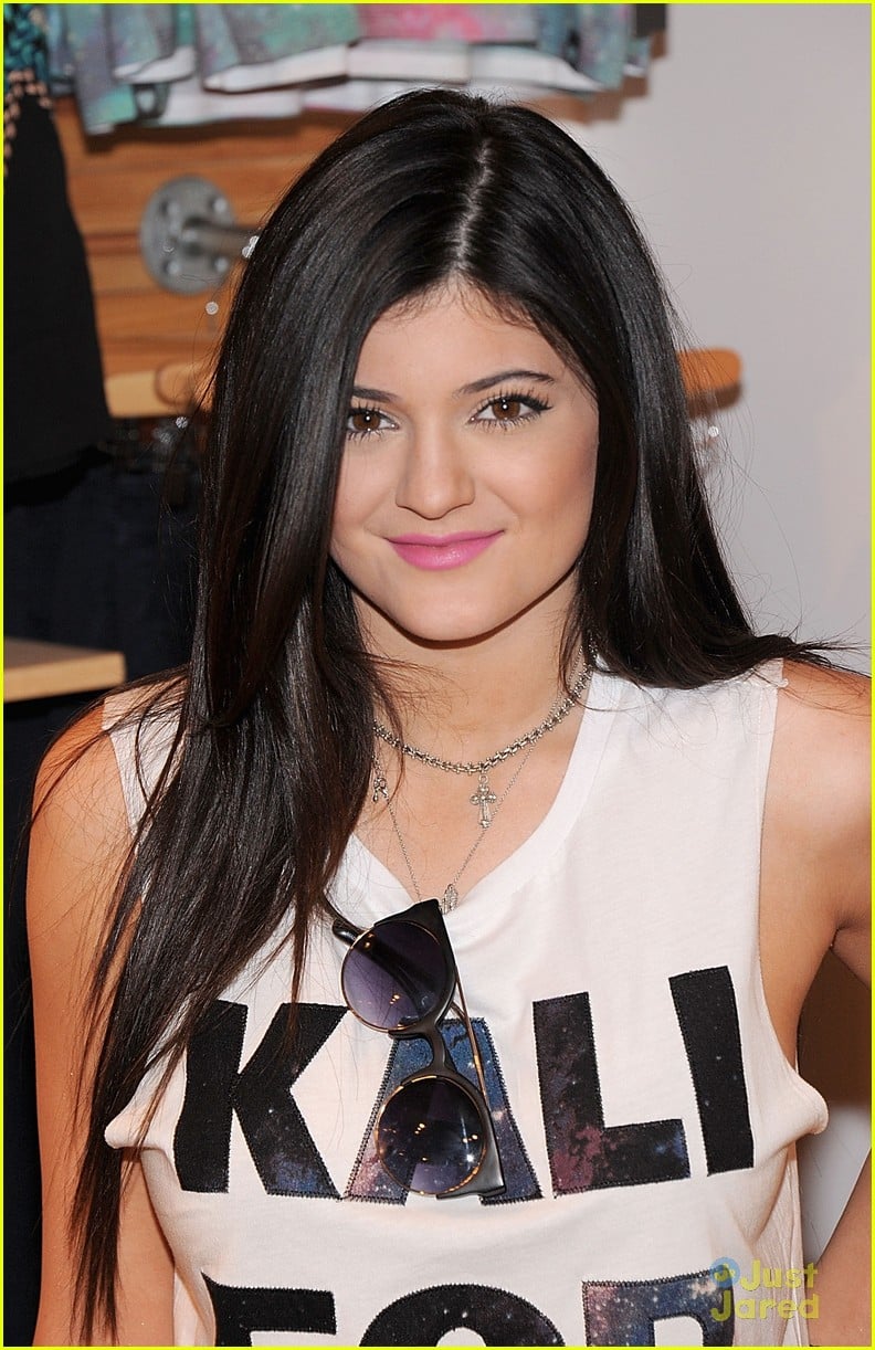 Kendall & Kylie Jenner: PacSun Fall Collection Preview Pop-Up | Photo ...