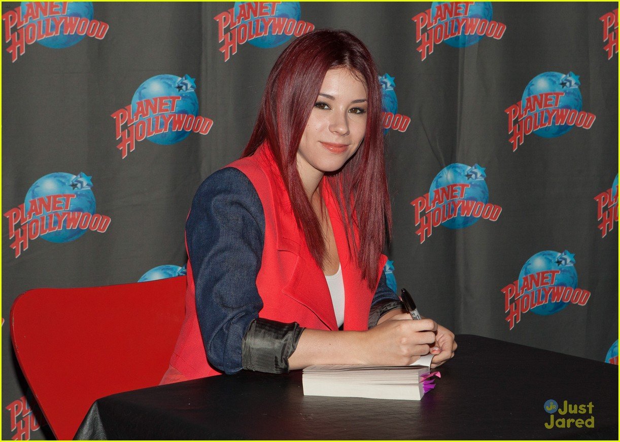 Jillian Rose Reed: Planet Hollywood Visit! | Photo 592276 - Photo ...