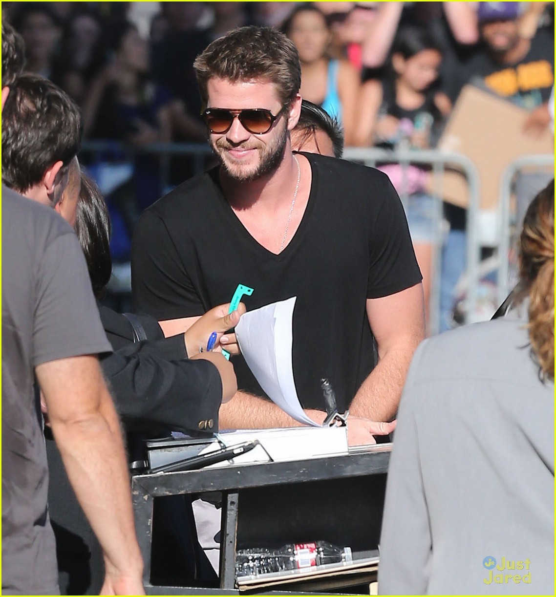Liam Hemsworth: 'Jimmy Kimmel Live!' Appearance - Watch Now! | Photo ...
