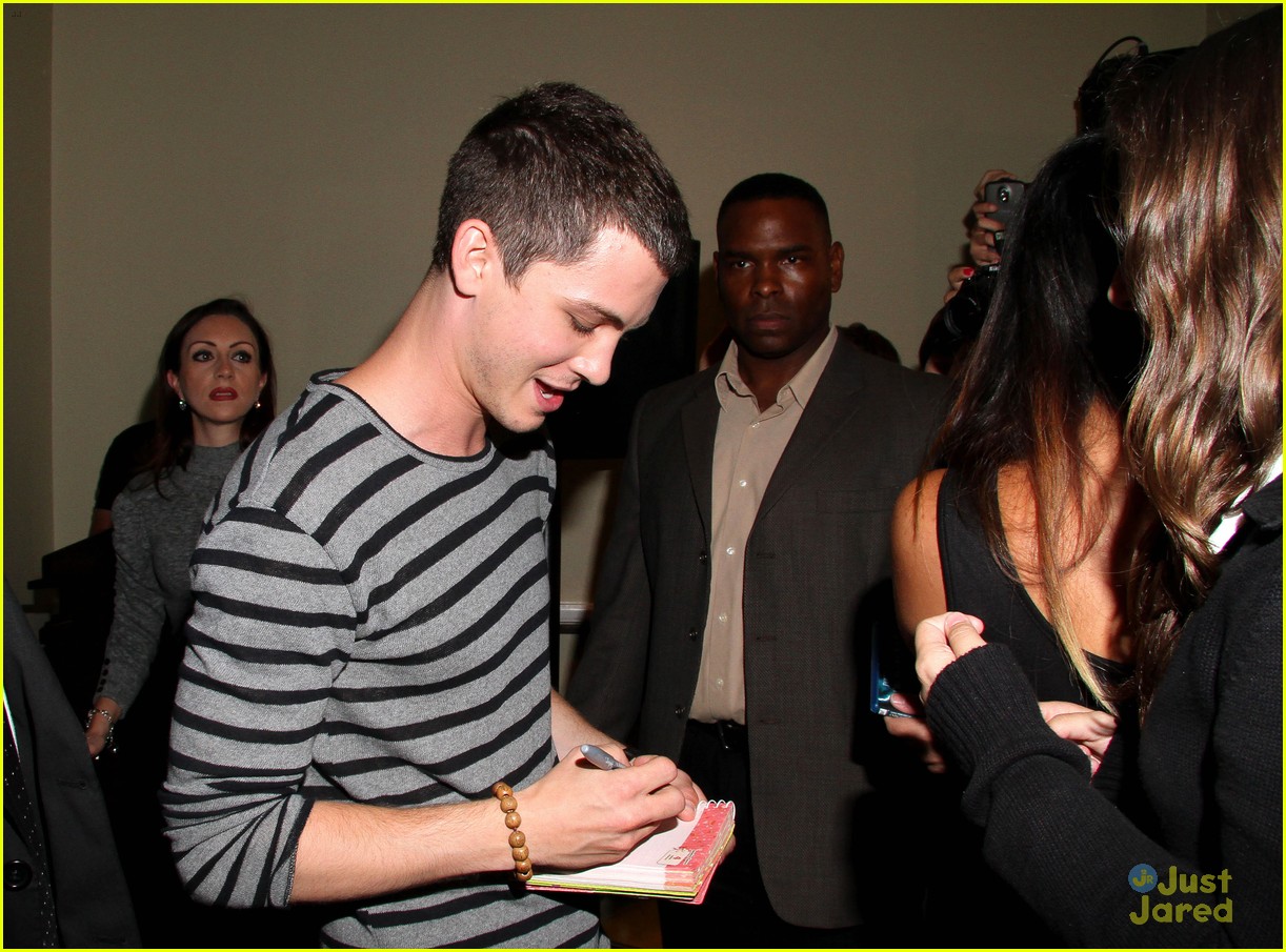 Logan Lerman: Go See 'Blackfish'! | Photo 587896 - Photo Gallery | Just ...