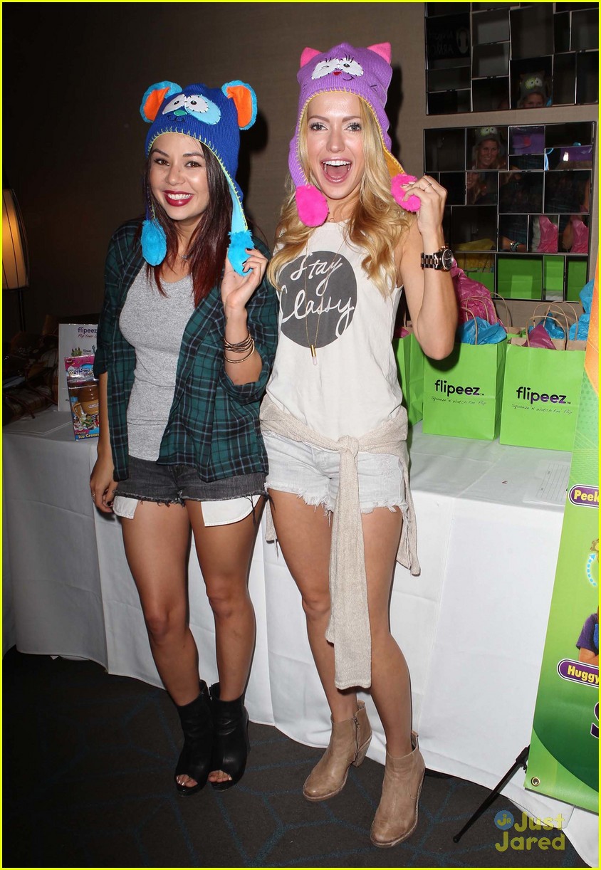 Janel Parrish & Lindsay Taylor: Pre-Teen Choice Gifting Suite! | Photo ...