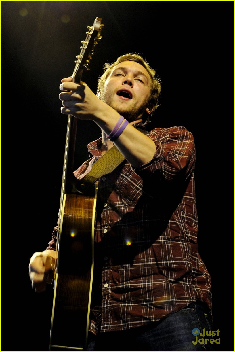 Phillip Phillips: Canada Concert Pics | Photo 588206 - Photo Gallery ...