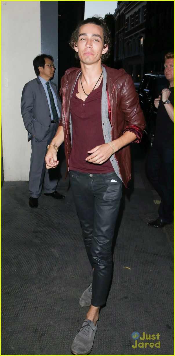 Robert Sheehan: Ivy Club Dinner | Photo 589513 - Photo Gallery | Just ...