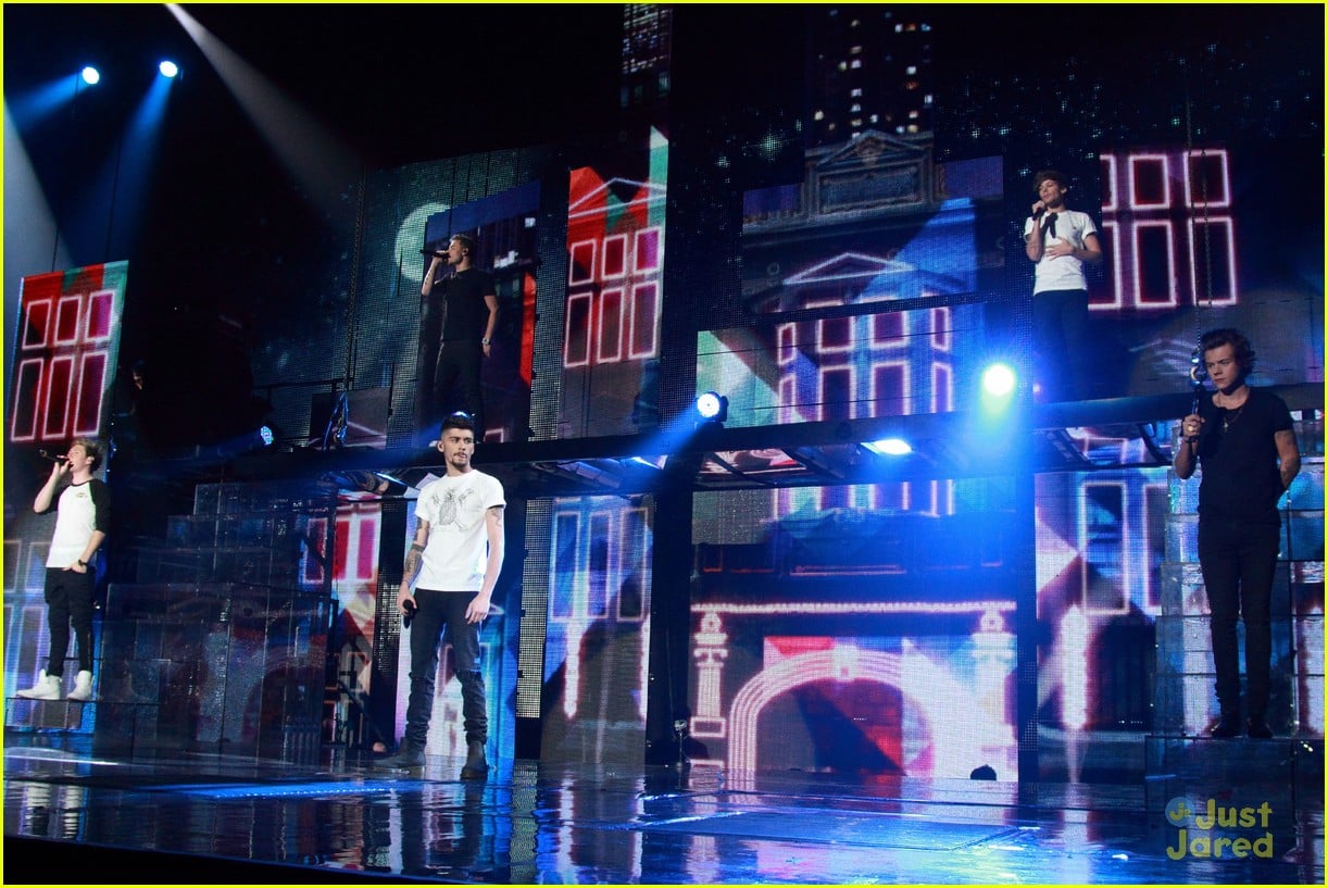 One Direction: Australia Concert Pics! | Photo 601020 - Photo Gallery ...