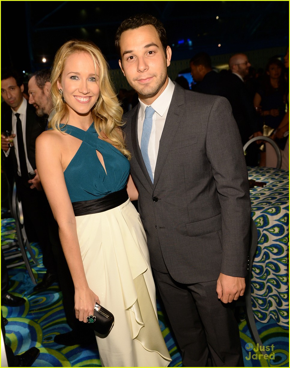 Anna Camp & Vanessa Marano: HBO Emmy Party Pair | Photo 600930 - Photo ...