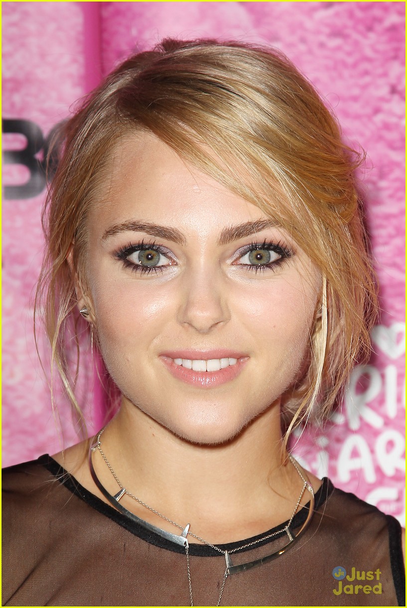 AnnaSophia Robb: 'Carrie Diaries' Premiere Party | Photo 602900 - Photo ...
