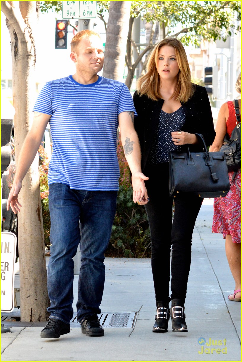 Ashley Benson: E. Baldi Lunch Date | Photo 593973 - Photo Gallery ...