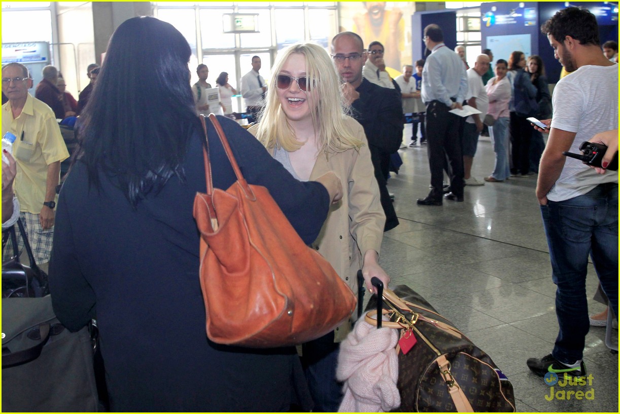 Dakota Fanning Joins Theo James for 'Franny' | Photo 602265 - Photo ...