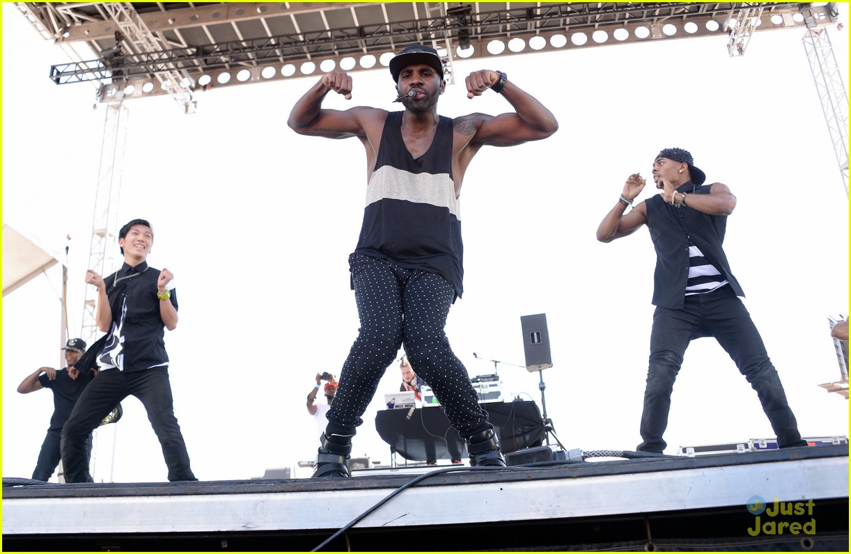 Jordin Sparks & Jason Derulo: Birthday Cake After iHeartRadio Festival ...