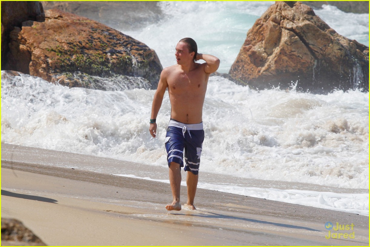 Full Sized Photo of emblem3 shirtless brazilian beach boys 28 | Emblem3 ...