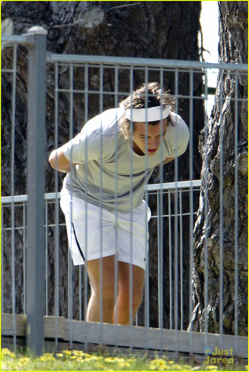 Harry Styles Sweats it Out with His Trainer | Photo 601174 - Photo ...