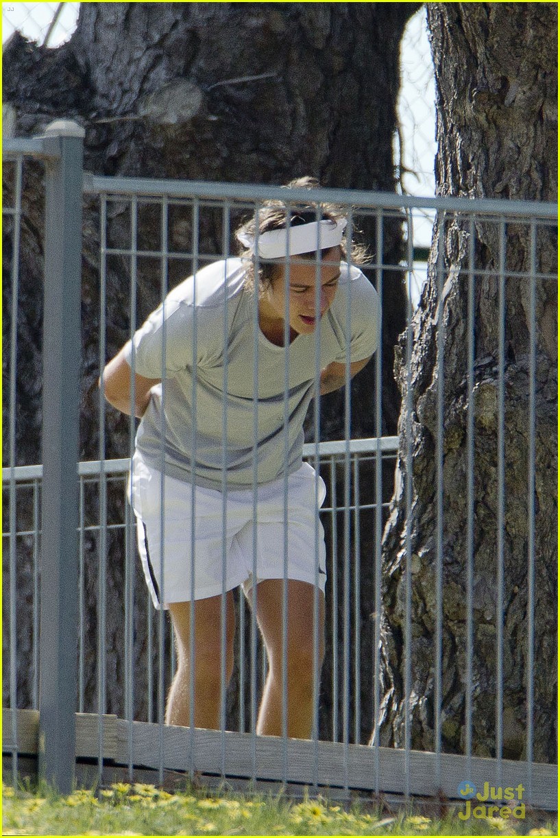 Harry Styles Sweats it Out with His Trainer | Photo 601177 - Photo ...