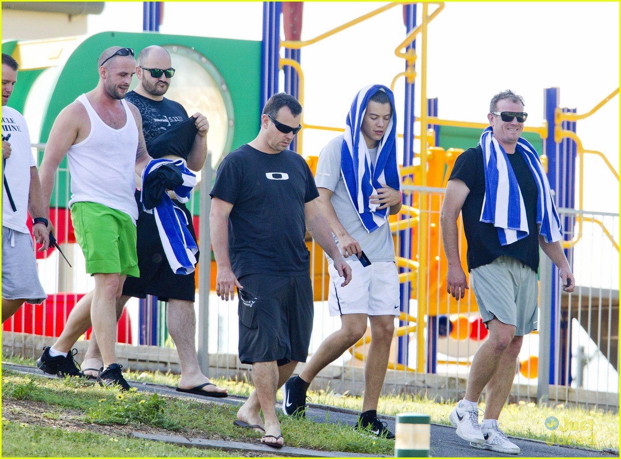 Harry Styles Sweats it Out with His Trainer | Photo 601178 - Photo ...