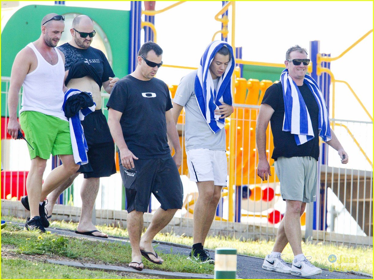 Harry Styles Sweats it Out with His Trainer | Photo 601185 - Photo ...