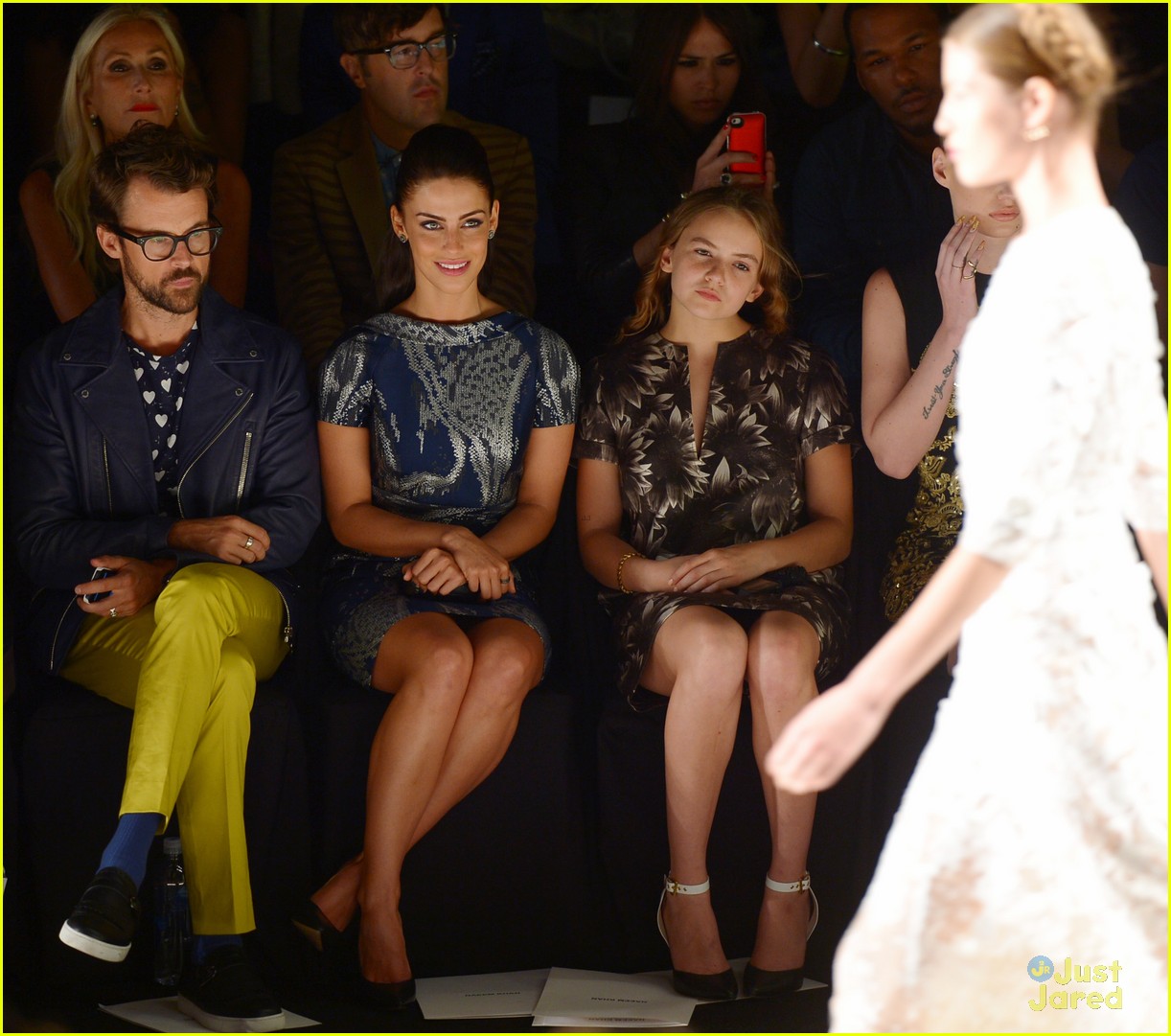 Jessica Lowndes & Morgan Saylor: Naeem Khan Fashion Show | Photo 596550 ...