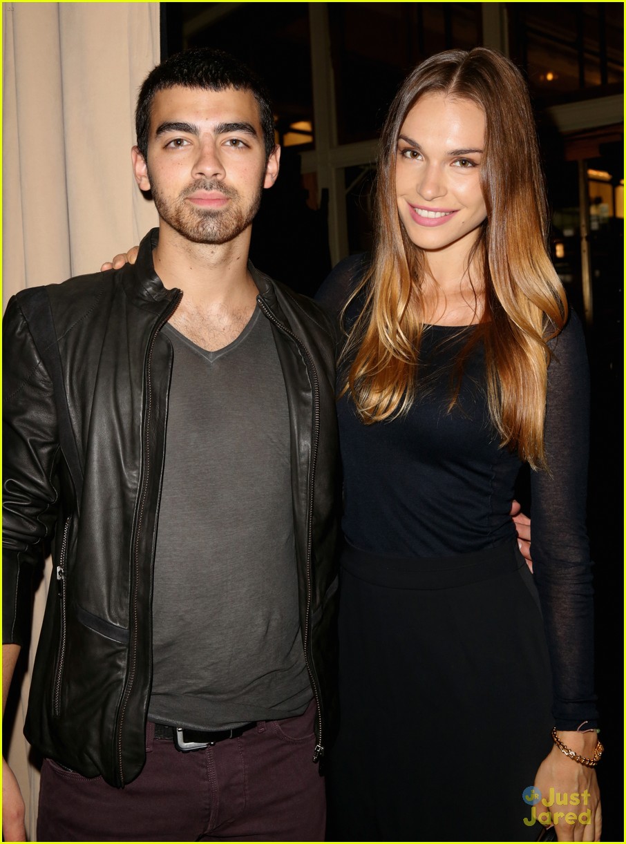 Jonas Brothers Take Girlfriends, Wife To US Weekly Most Stylish New ...