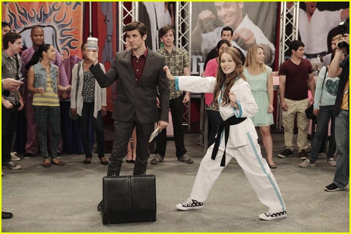 Kelli Berglund is 'Kickin' It' | Photo 600570 - Photo Gallery | Just ...