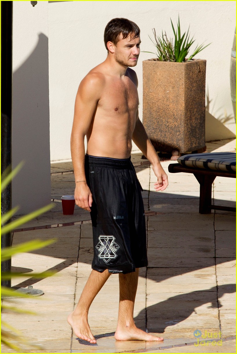 Liam Payne: Poolside in Australia | Photo 600728 - Photo Gallery | Just ...