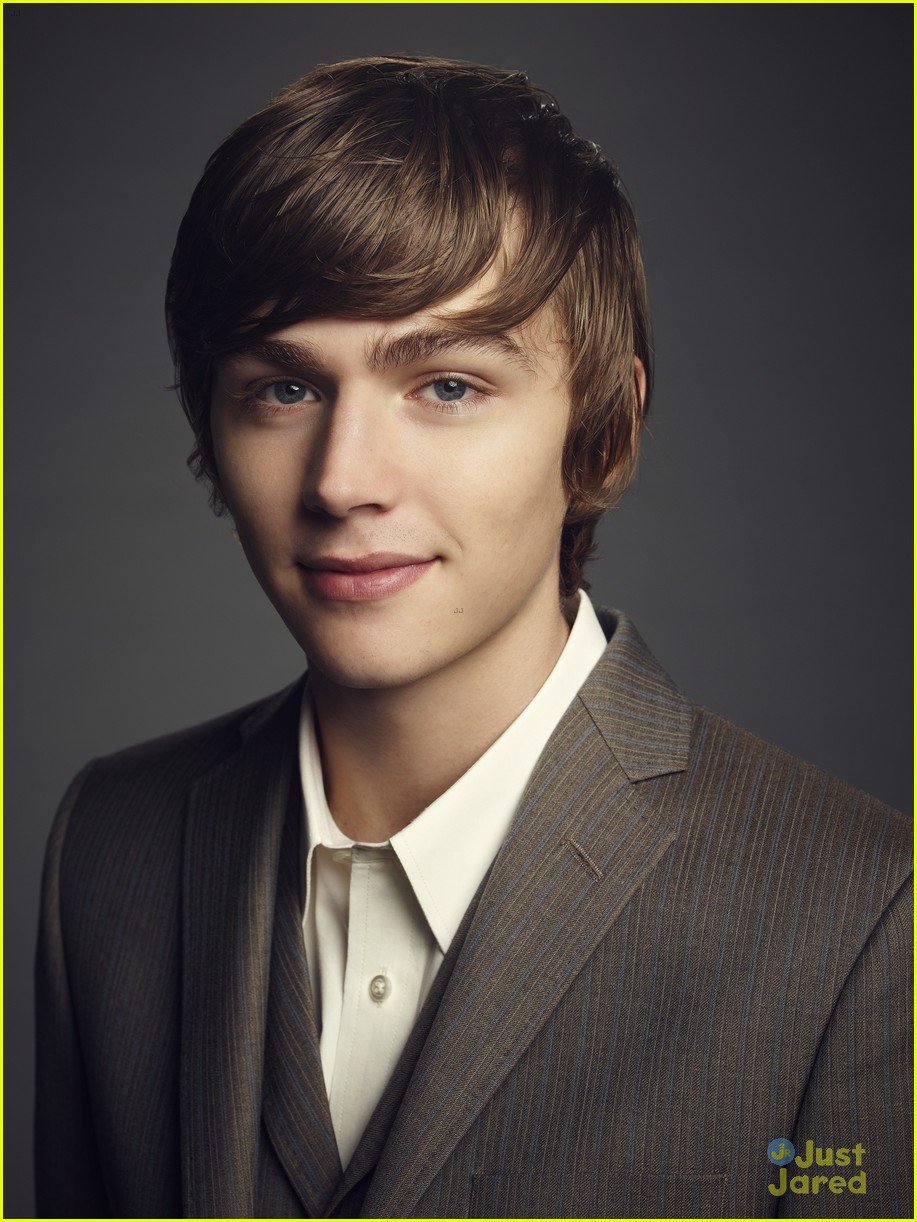 Mae Whitman & Miles Heizer: 'Parenthood' Promo Pics! | Photo 601792 ... Mae Whitman & Miles Heizer: 'Parenthood' Promo Pics! | Photo 601792 ...