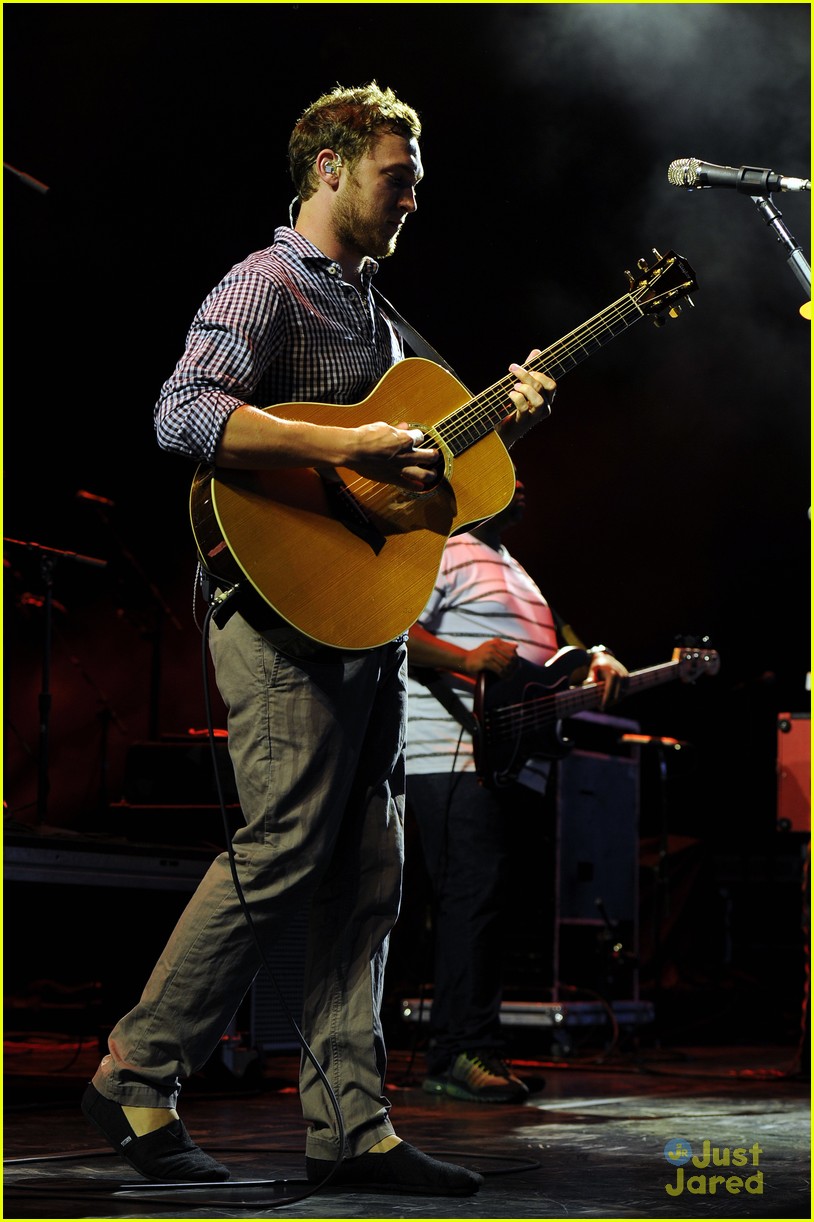 Phillip Phillips: 'World From Side of the Moon' Goes Platinum | Photo ...
