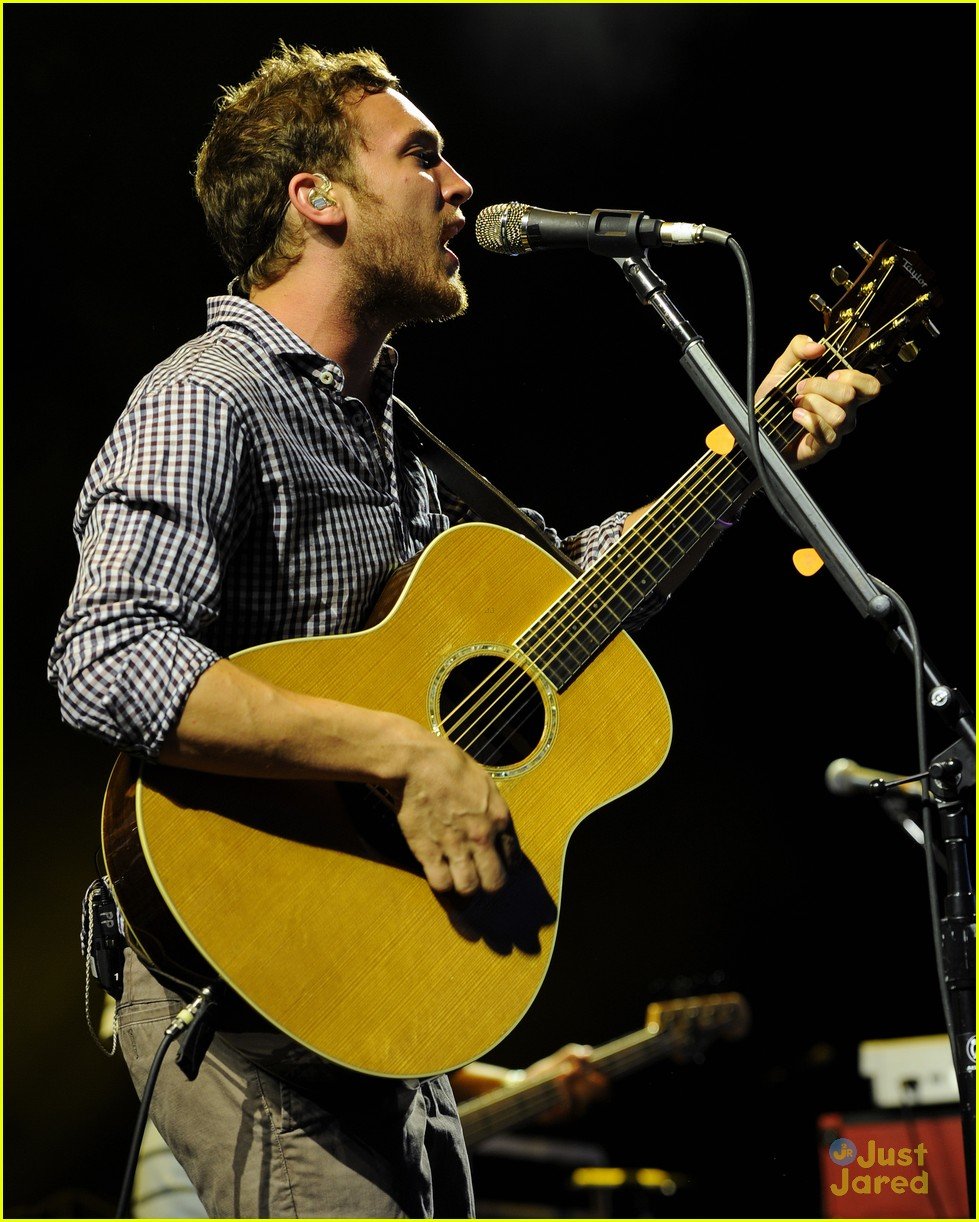 Phillip Phillips: 'World From Side of the Moon' Goes Platinum | Photo ...
