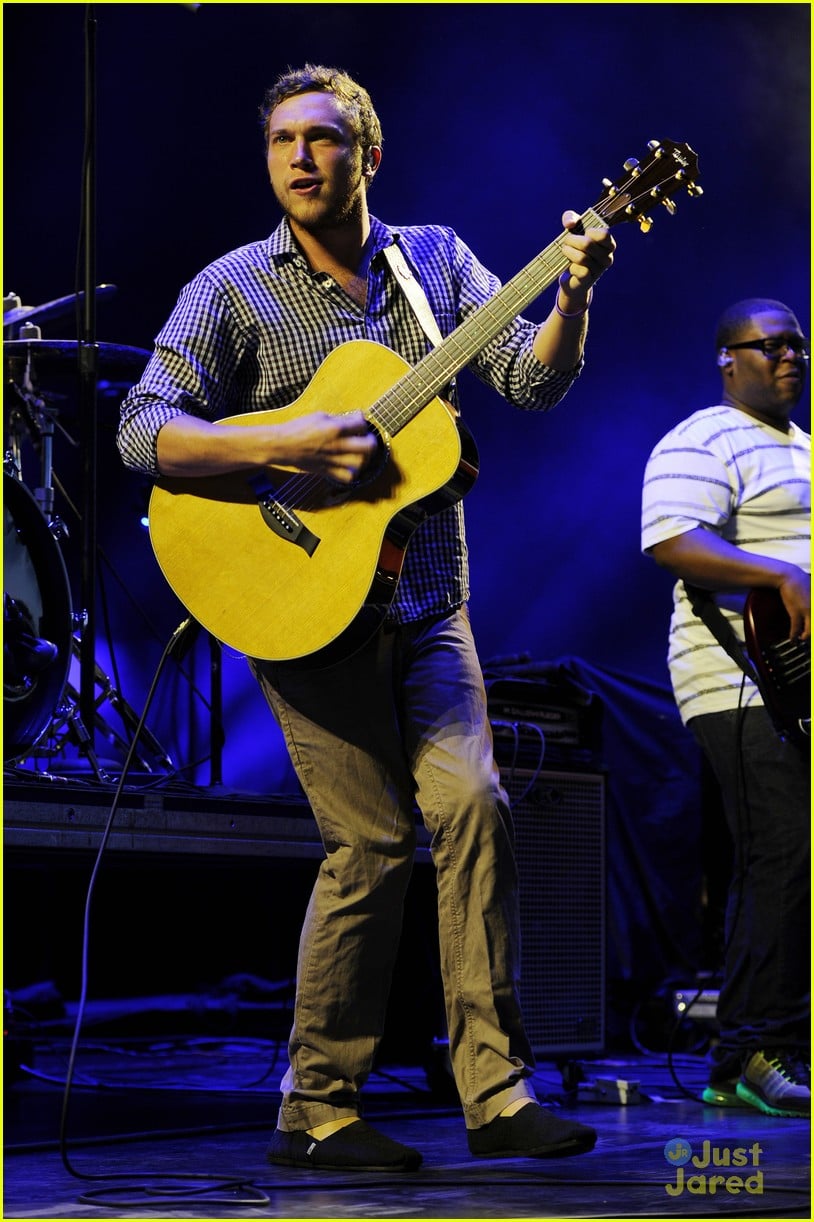 Phillip Phillips: 'World From Side of the Moon' Goes Platinum | Photo ...