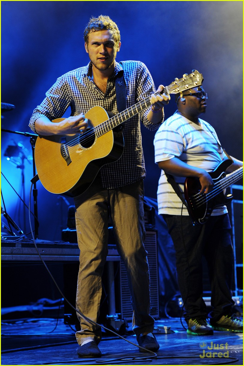Phillip Phillips: 'World From Side of the Moon' Goes Platinum | Photo ...