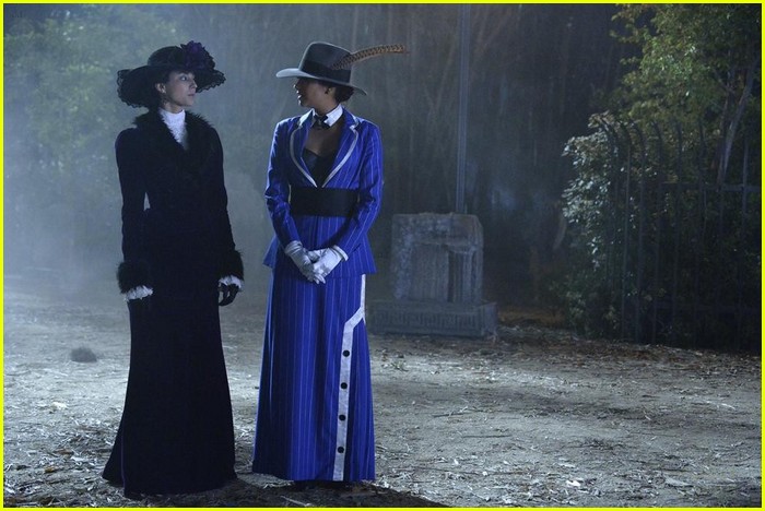 Pretty Little Liars: Halloween Special Promo Pics! | Photo 601580 ...