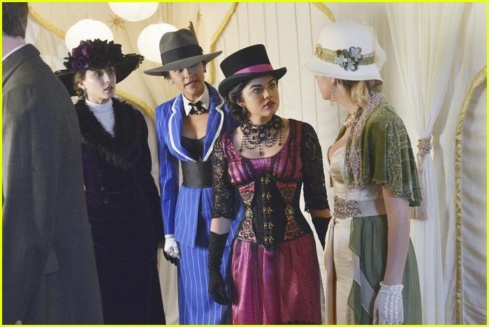 Pretty Little Liars: Halloween Special Promo Pics! | Photo 601582 ...