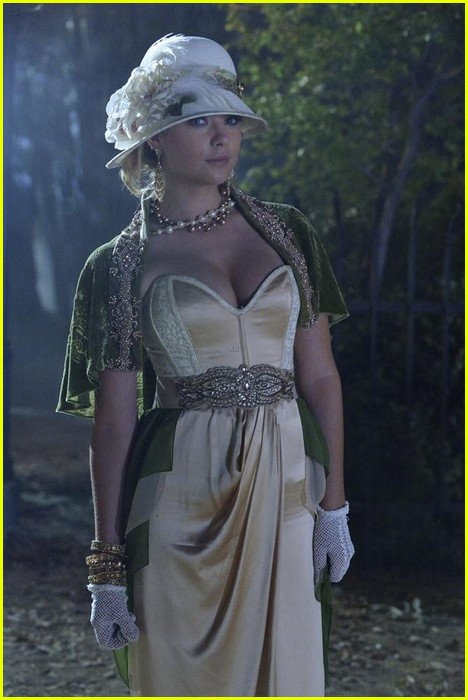 Pretty Little Liars: Halloween Special Promo Pics! | Photo 601587 ...