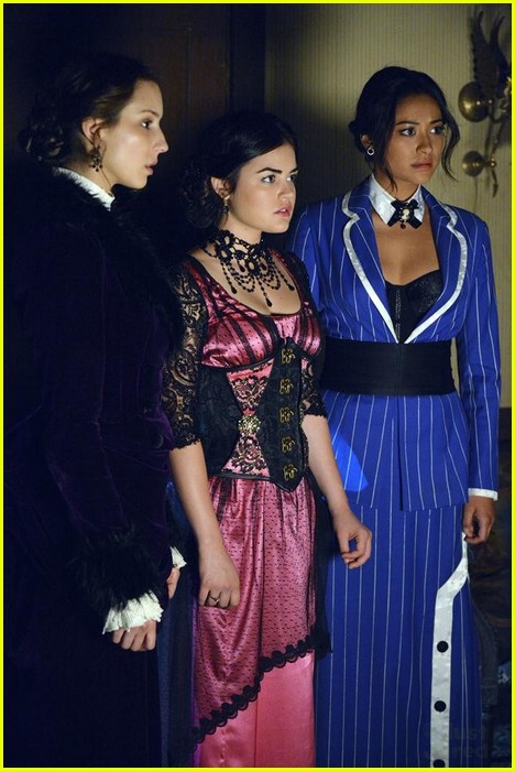 Pretty Little Liars: Halloween Special Promo Pics! | Photo 601597 ...