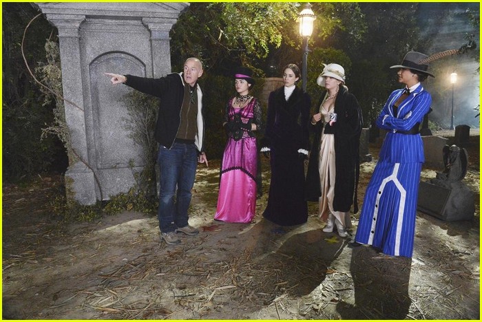 Pretty Little Liars: Halloween Special Promo Pics! | Photo 601612 ...