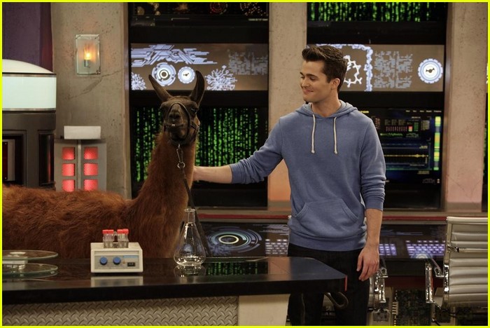 Spencer Boldman: Llama Drama on 'Lab Rats'! | Photo 603262 - Photo ...
