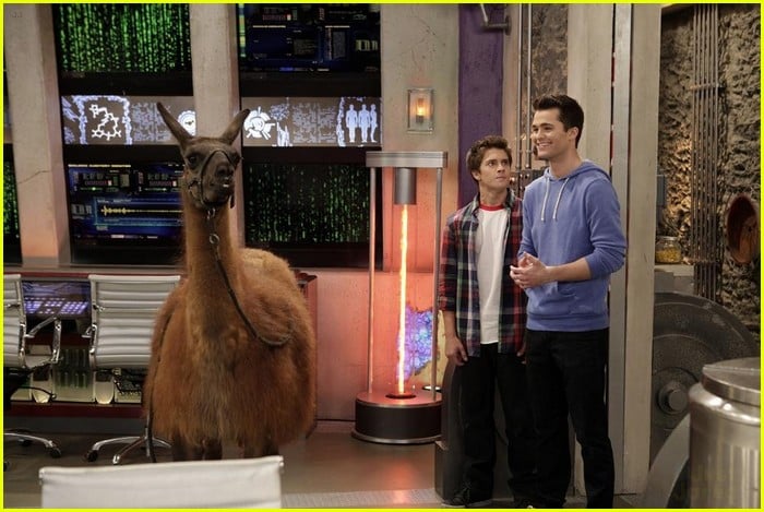 Spencer Boldman: Llama Drama on 'Lab Rats'! | Photo 603269 - Photo ...