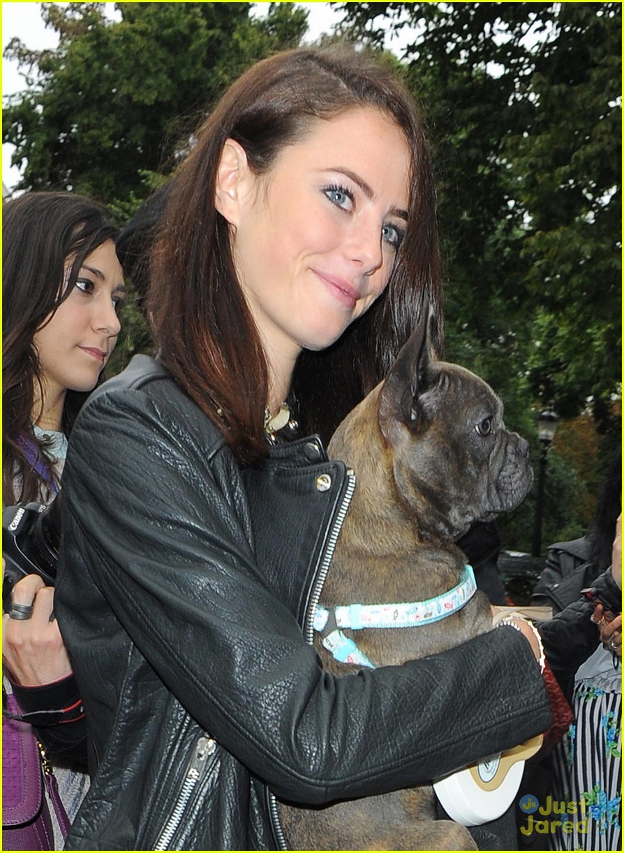 Kaya Scodelario: Unique at London Fashion Week | Photo 597836 - Photo ...
