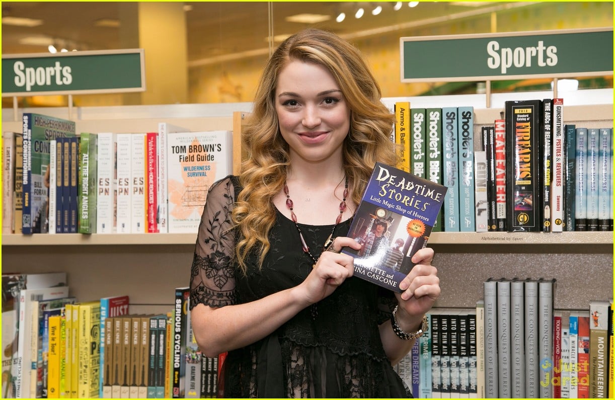 Jennifer Stone: 'Deadtime Stories' Signing at The Grove | Photo 603200 ...