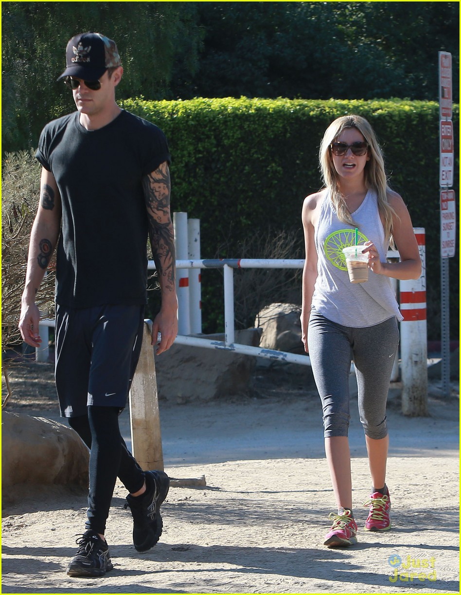 Ashley Tisdale & Christopher French: Runyon Canyon Couple! | Photo ...