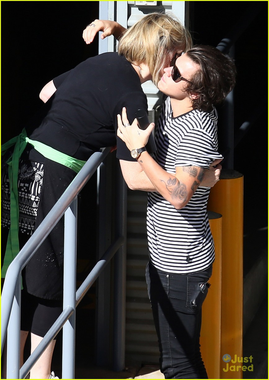 One Direction: Backstage Before Sydney Concert | Photo 610717 - Photo ...