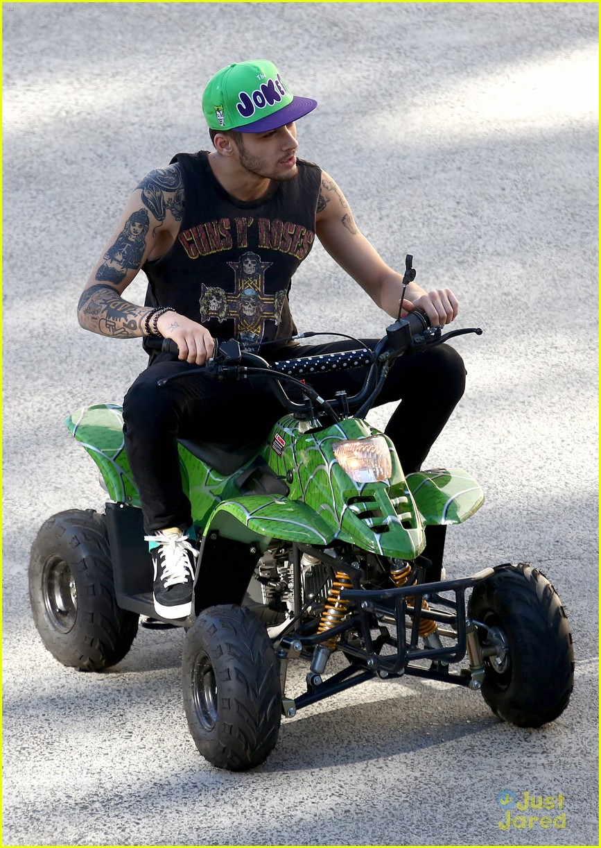 One Direction: Backstage Before Sydney Concert | Photo 610721 - Photo ...