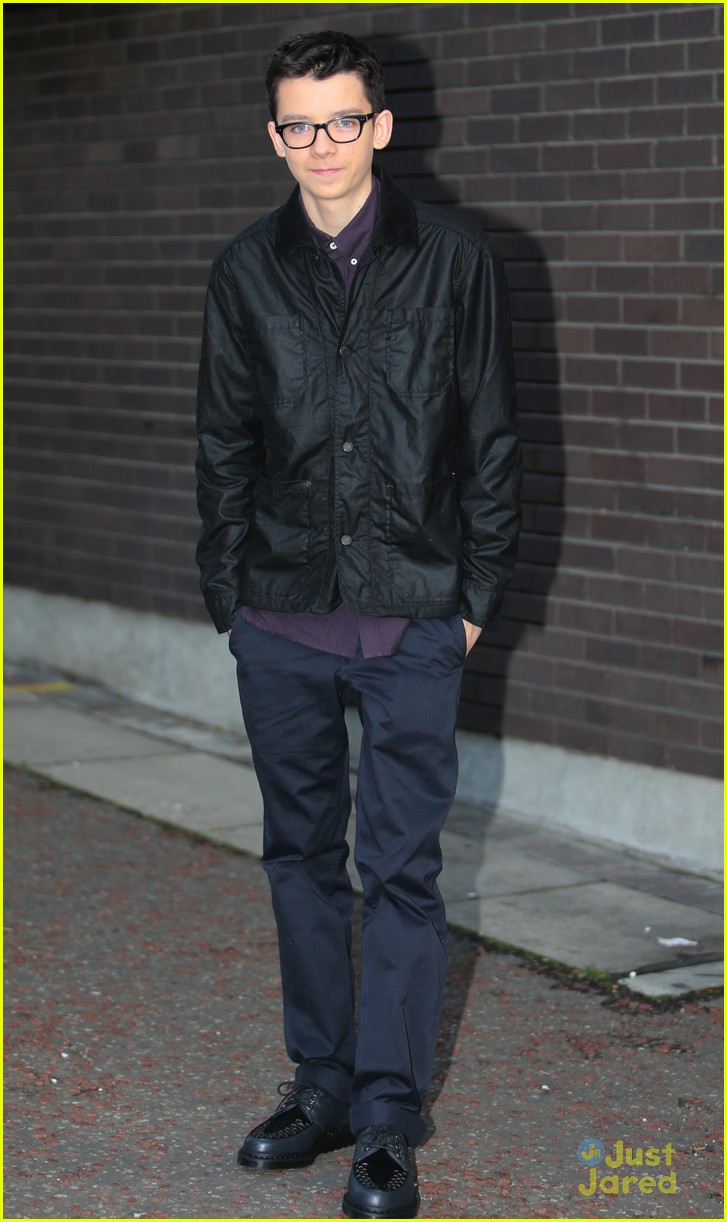 Full Sized Photo of asa butterfield enders daybreak 05 | Asa ...