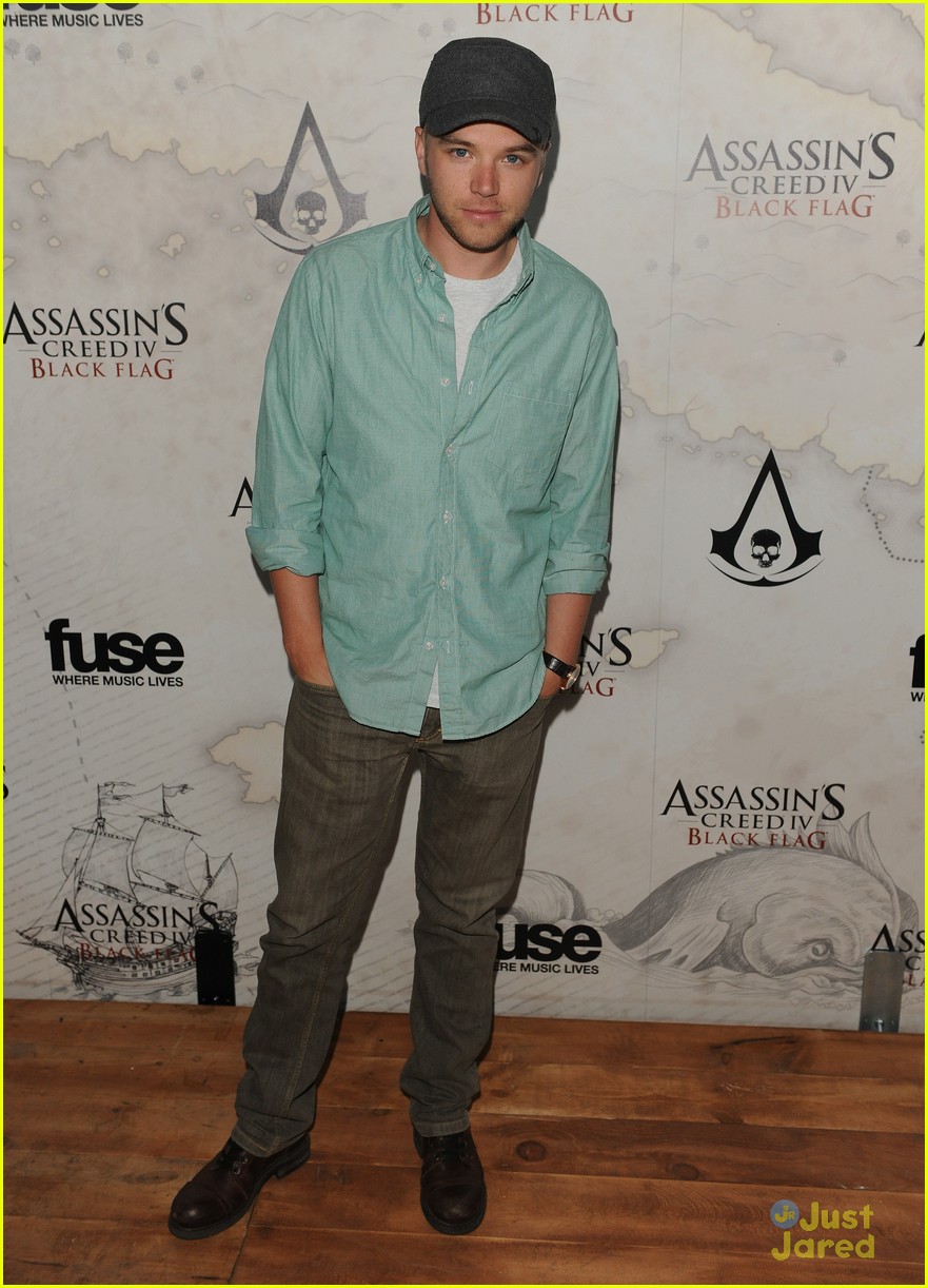 Brett Davern: Assasin's Creed IV Black Flag Launch Party | Photo 610823 ...