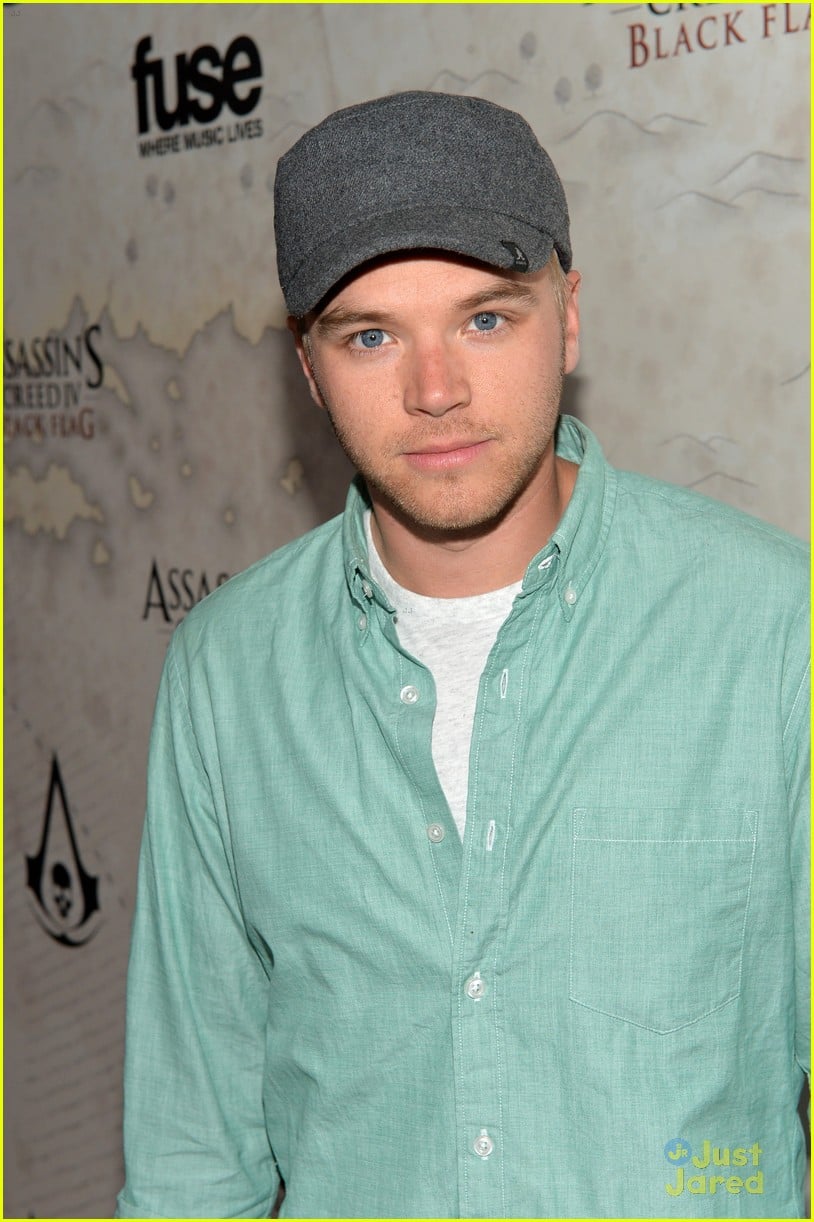 Brett Davern: Assasin's Creed IV Black Flag Launch Party | Photo 610824 ...