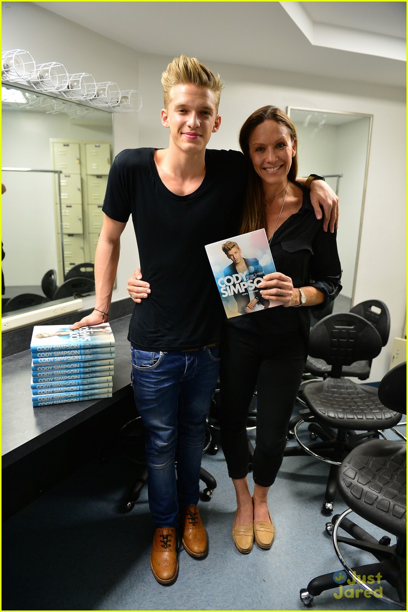 Cody Simpson: Miami Concert & Book Signing | Photo 611059 - Photo ...