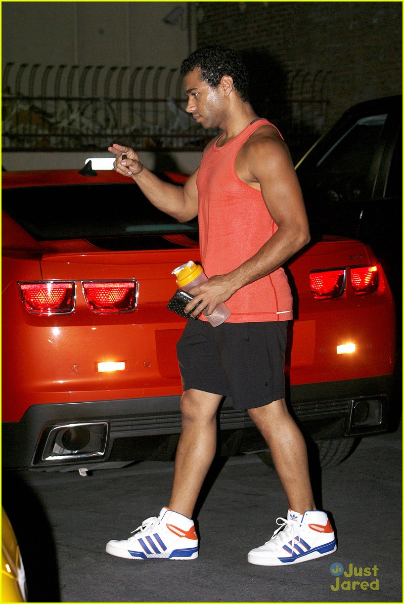 Corbin Bleu: Peace Before Dance Rehearsals | Photo 607167 - Photo ...