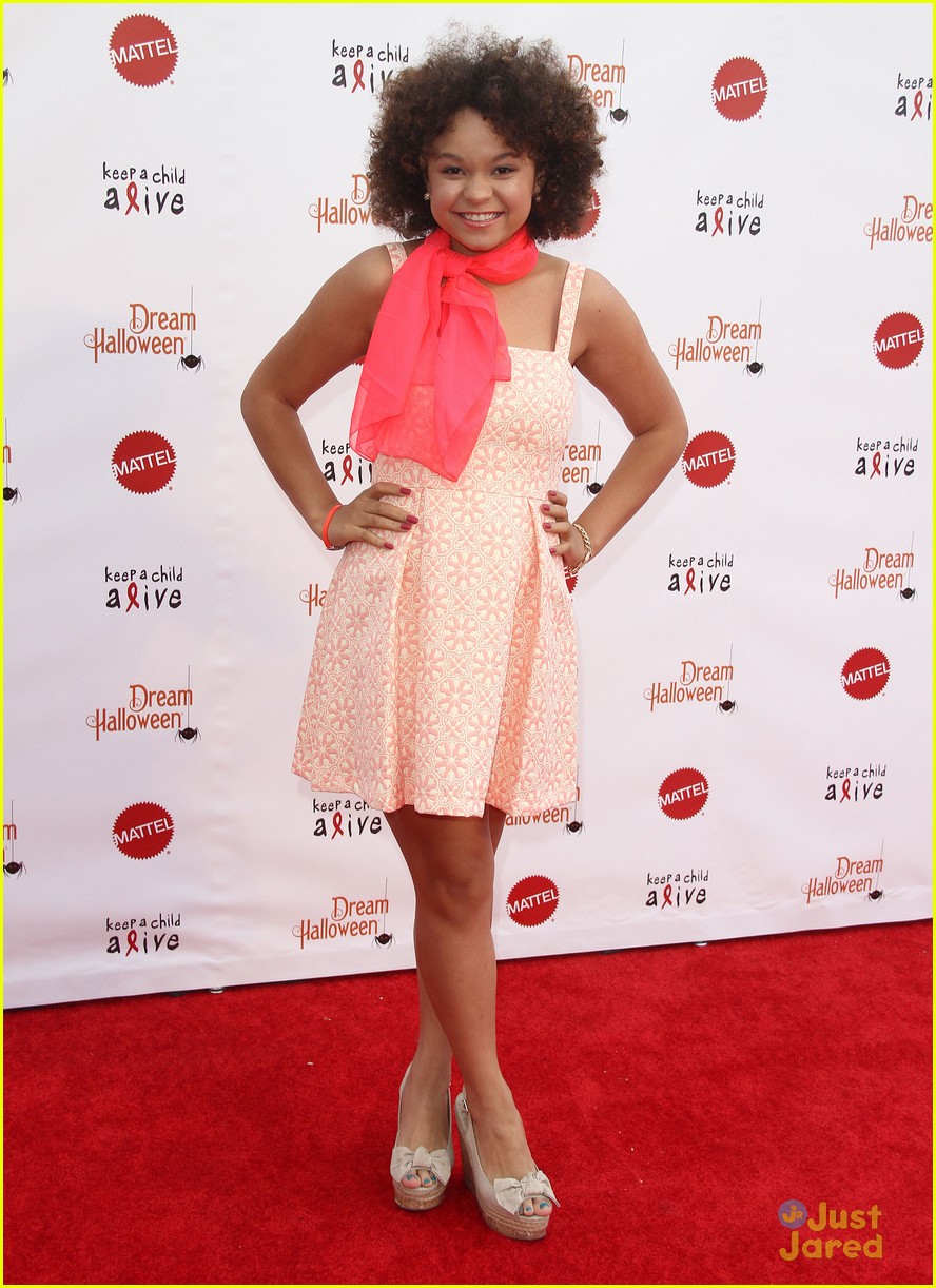 Rachel Crow & Tori Kelly: Dream Halloween Performers | Photo 611851 ...