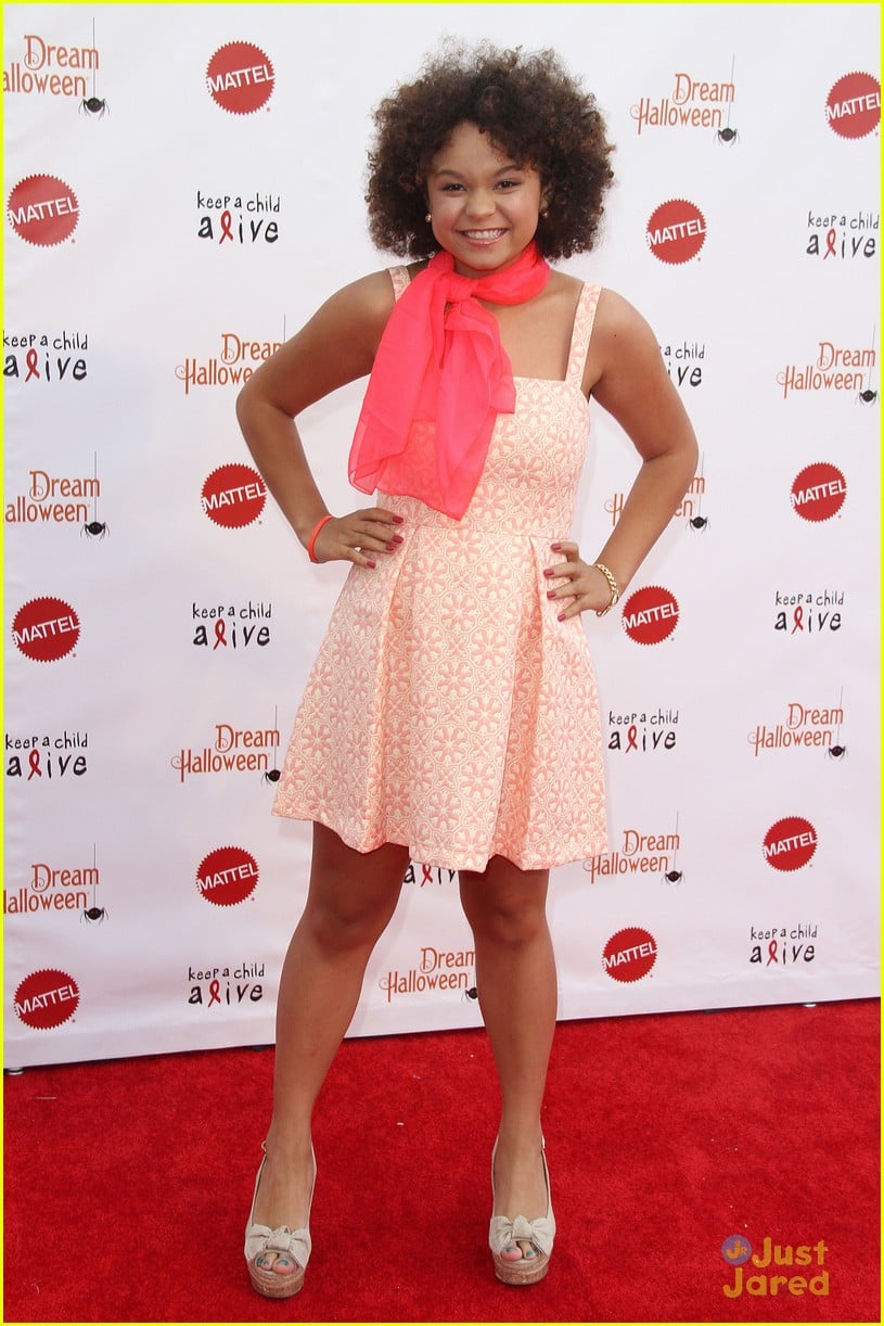 Rachel Crow & Tori Kelly: Dream Halloween Performers | Photo 611857 ...