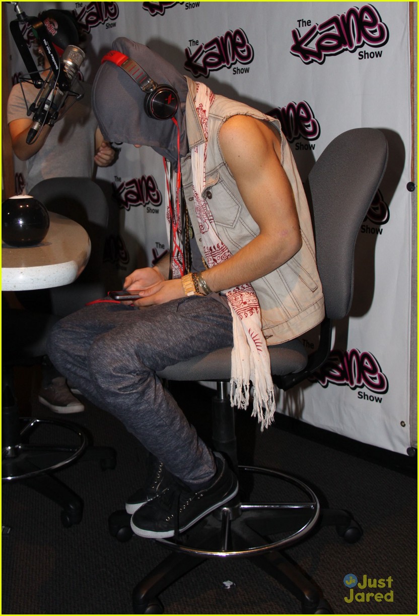 Emblem3: Radio Appearance & '3000 Miles' Video Premiere! | Photo 606524 ...
