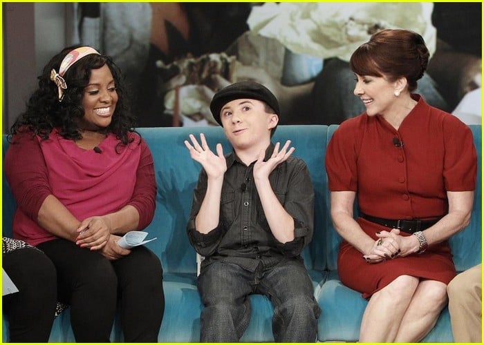 Eden Sher & Charlie McDermott Celebrate 100 Episodes of 'The Middle ...